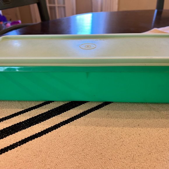 Tupperware | Kitchen | Vintage Tupperware Green Celery Keeper Crisper ...
